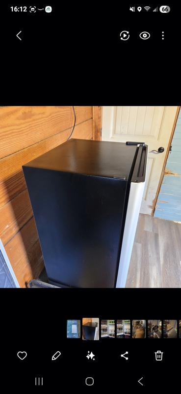 Hisense 3.3-cu ft Mini Fridge ( White ) ENERGY STAR in the Mini Fridges ...