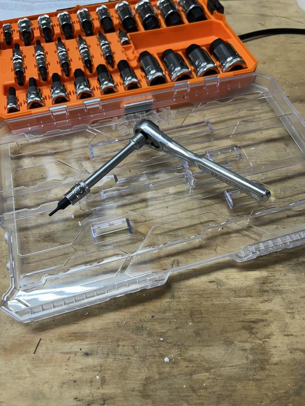 Klein Tools Knurled Hex Bit Socket Set, SAE and Metric, 32-Piece in the ...