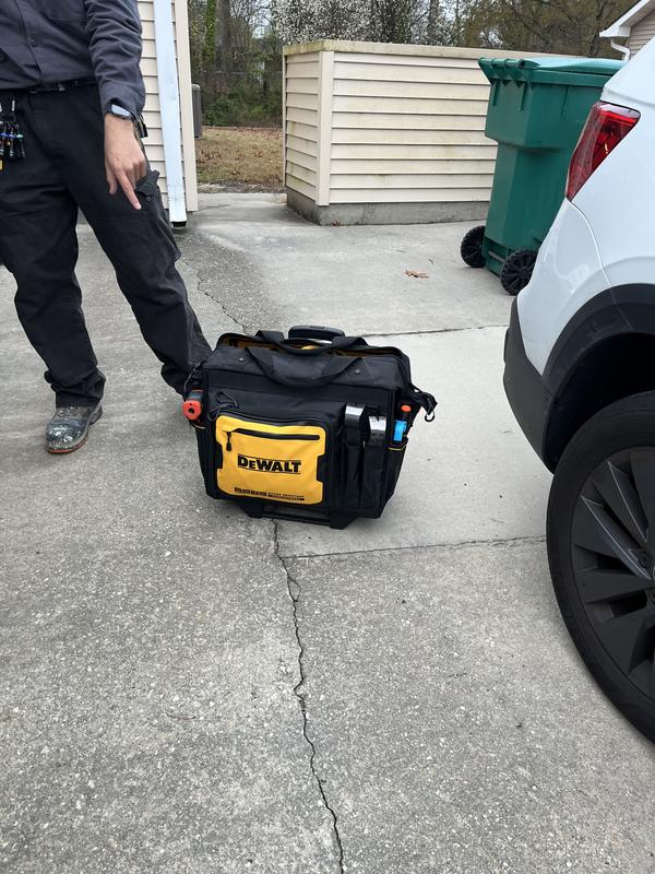 DEWALT Black- Yellow Ballistic Nylon 2-in 5-Gallon Bucket Organizer ...