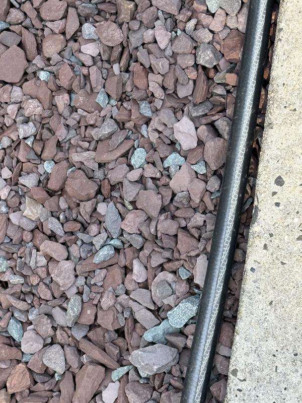 EARTHESSENTIALS BY QUIKRETE Autumn Red Stone 0.5-cu ft 45-lb Red ...