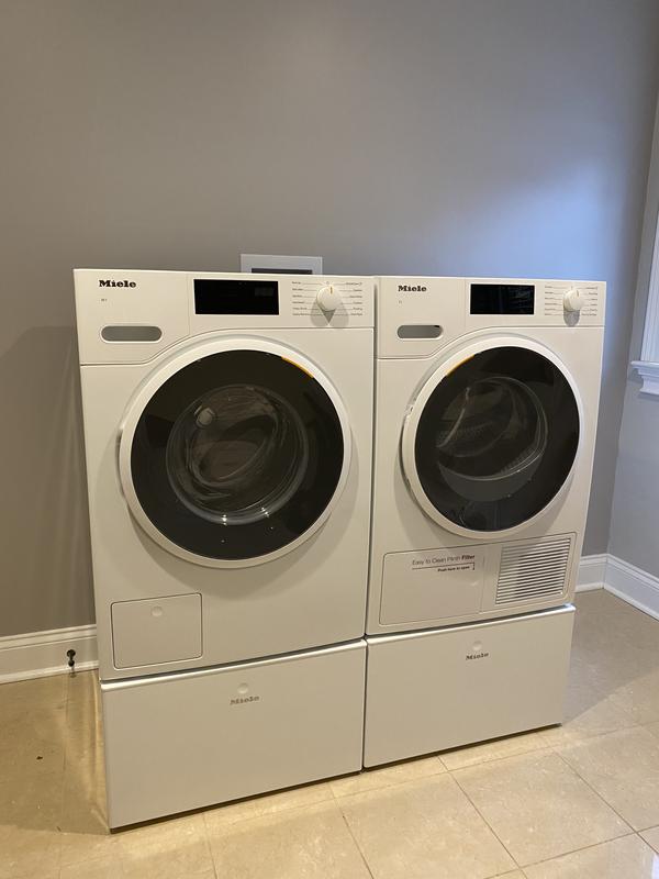 Miele W1 Series 2.26-cu ft High Efficiency Stackable Steam Cycle Smart ...