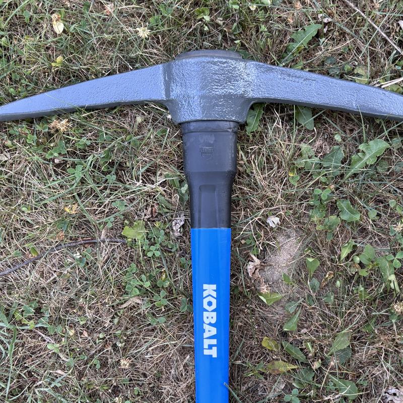 Kobalt 36-in L Fiberglass Pick Mattock Handle MG-ZP-5F-K 35303 at Lowes.com