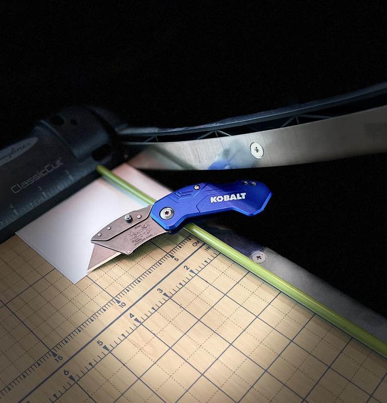 Kobalt Release 3/4-in 11-Blade Folding Box Cutter Utility Knife 56653 ...