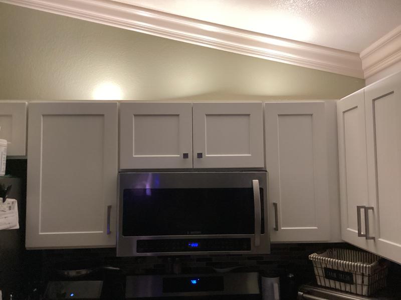 Utilitech Puck Light 3-Pack 2.75 Plug LED Under Cabinet Light Bar Light ...