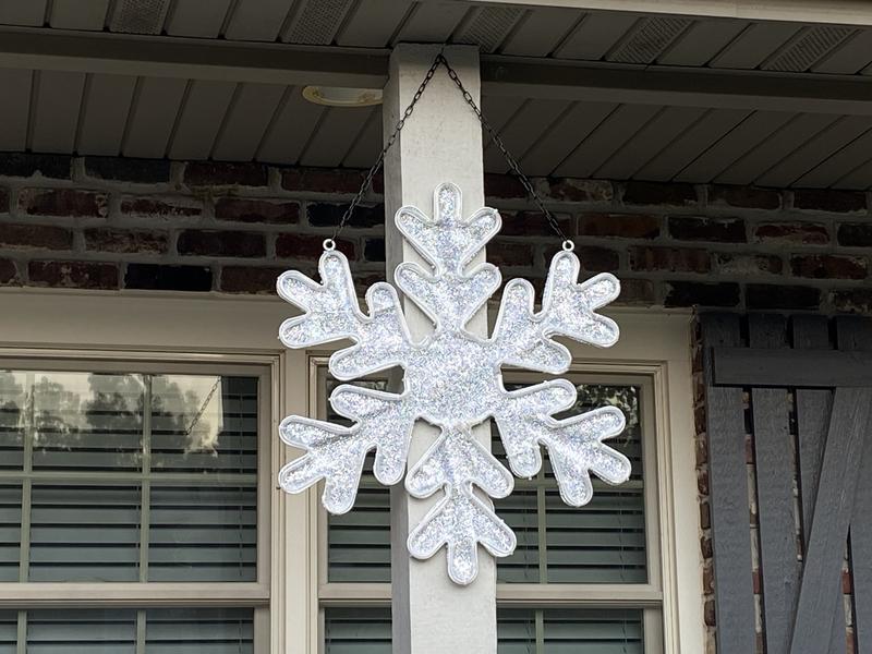 GE 28-in LED Silver Snowflake Hanging Decoration 82248LO at Lowes.com