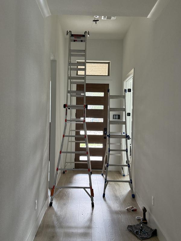 Little Giant Ladders Leveler 2.0 M22 with Leg Levelers 22-ft Reach Type ...