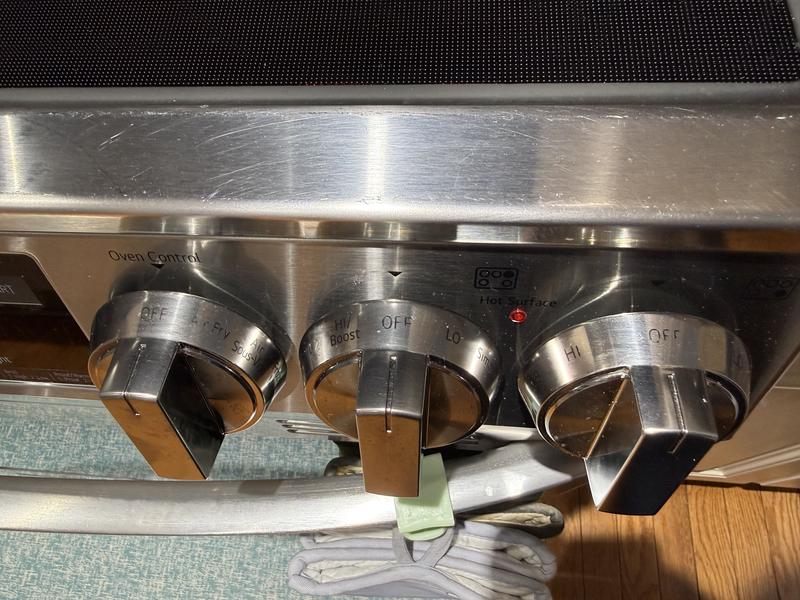 LG 30-in 5 Burners 6.3-cu ft Self-cleaning Air Fry Convection Oven ...