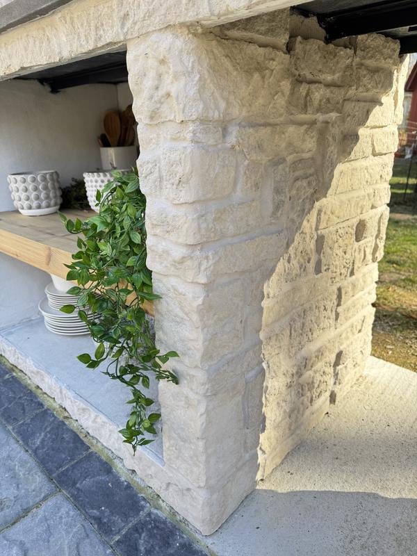 AirStone Spring Creek 8-sq ft Gray Faux Stone Veneer CLSCFIO at Lowes.com