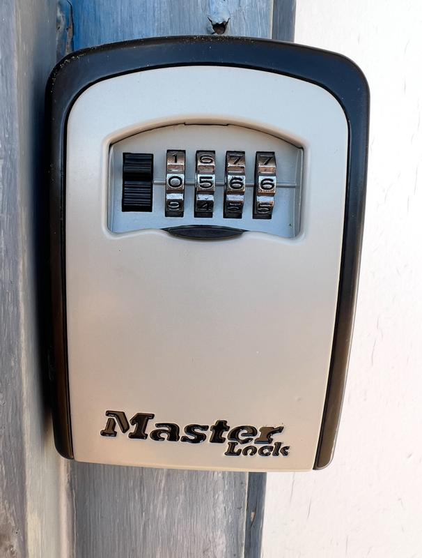 Master Lock Combination Lock Box 5401DLWSFLR/8 at Lowes.com