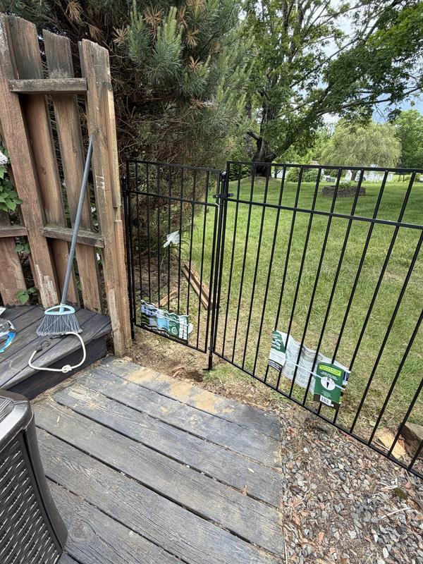 YARDLINK NEW -Grand Eastmont XL 4-ft H x 4-1/2-ft W Black Steel No Dig ...