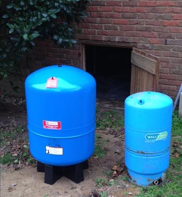 Utilitech 36-Gallons Vertical Well Pressure Tank in the Pressure Tanks ...