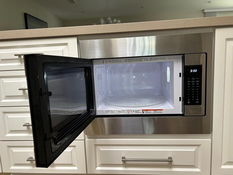 Bosch 300 Series 2.1-cu ft 1000-Watt 24.37-in Built-In Microwave ...
