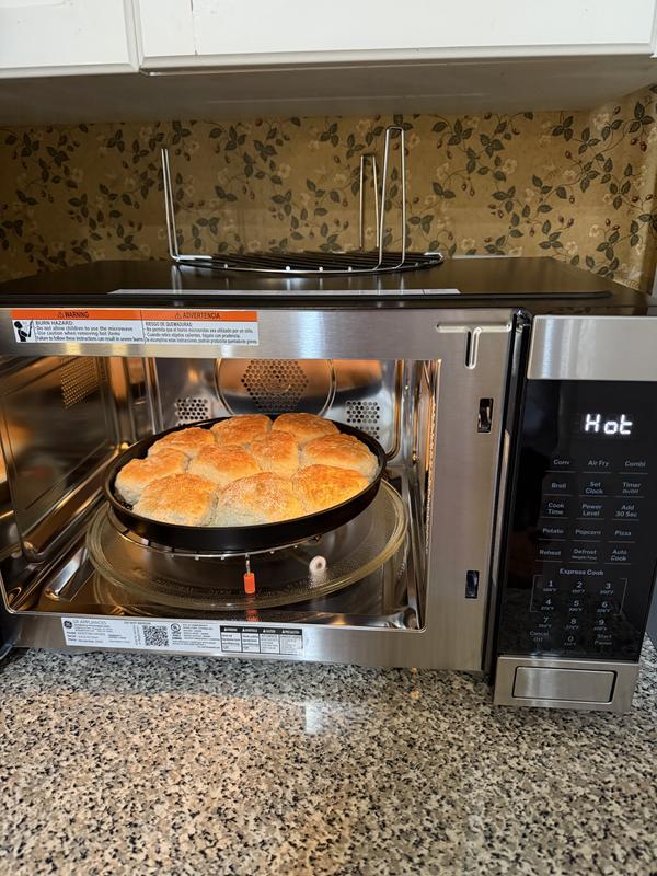 GE 1-cu ft Small 1050-Watt Air Fry Countertop Convection Microwave ...