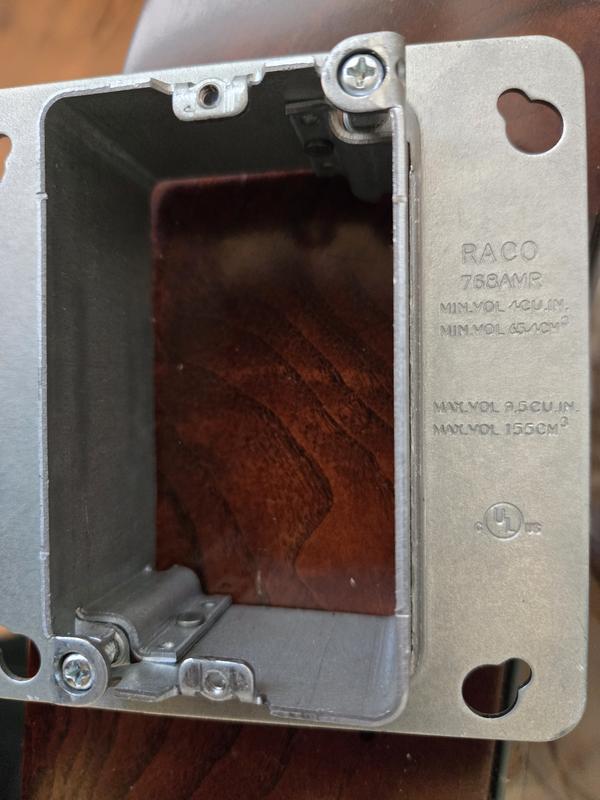Hubbell RACO 1-Gang Square Gray Metal Electrical Box Cover 8768AMR at ...