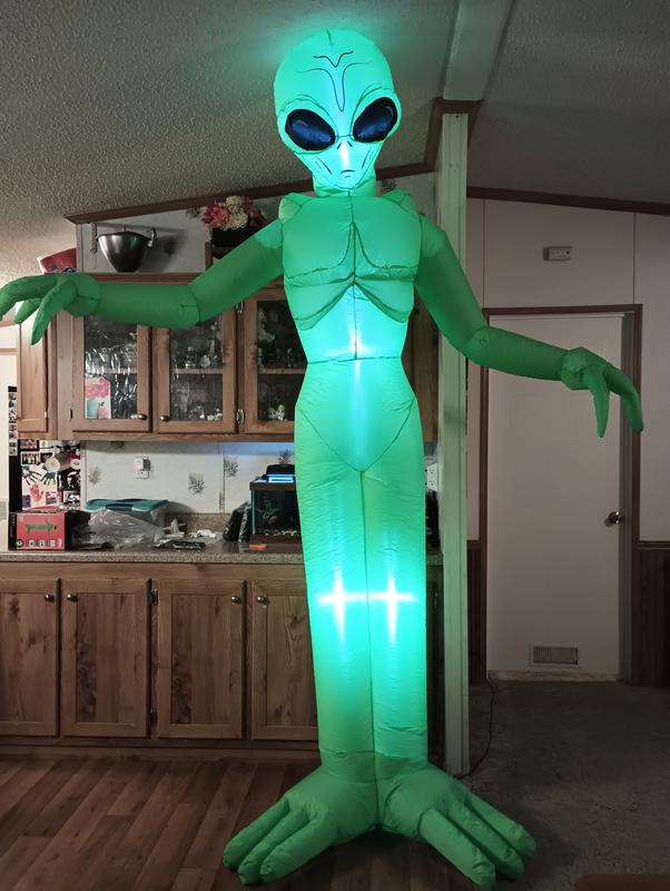 SYNCFUN 9-ft Freestanding Lighted Alien Inflatable 31769 at Lowes.com