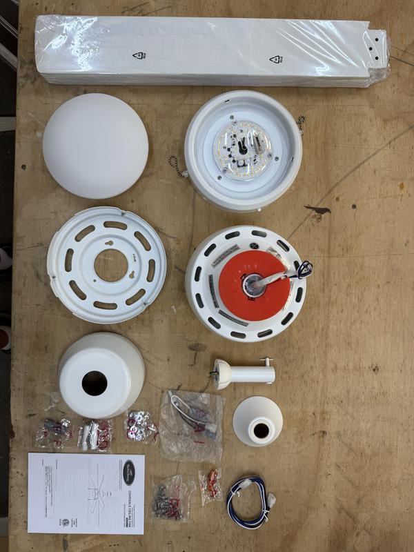 Harbor Breeze Covedale 52-in Brushed Nickel with Silver/Black Blades ...