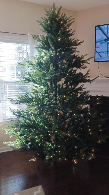 LIVIZA 6-ft Pre-lit Artificial Christmas Tree with White LED Lights in ...
