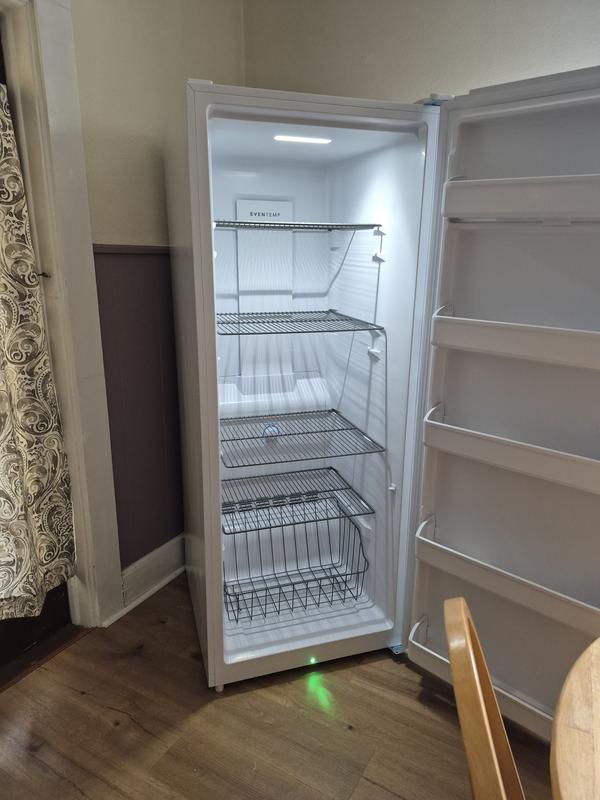 Frigidaire 18-cu ft Frost-free Upright Freezer (White) FFFU18F2VW at ...