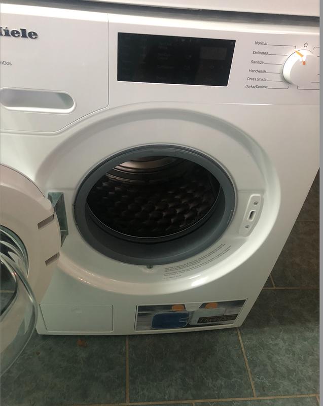 Miele W1 Series TwinDos 2.26-cu ft High Efficiency Stackable Steam ...