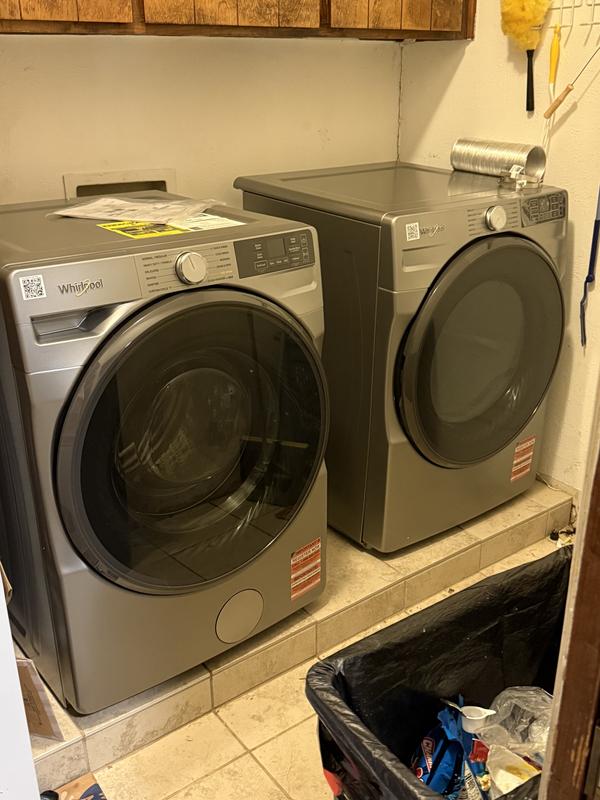 Whirlpool 4.5-cu ft High Efficiency Stackable Smart Front-Load Washer ...