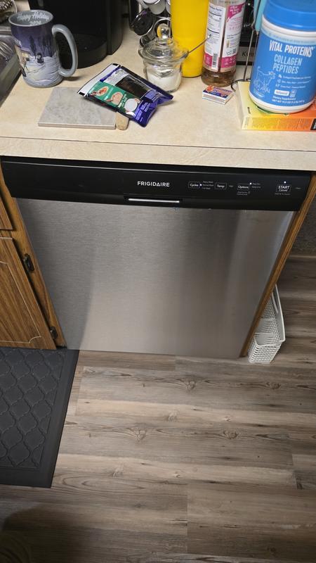 Frigidaire 24-in Front Control Built-In Dishwasher (Black) ENERGY STAR ...