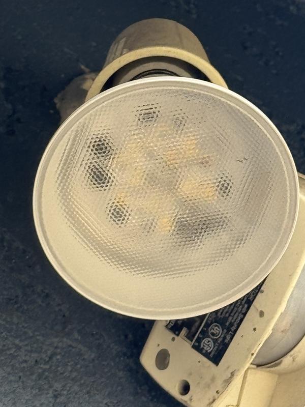 Utilitech Led light bulb 75 -Watt EQ PAR30 Long Neck Daylight E26 ...