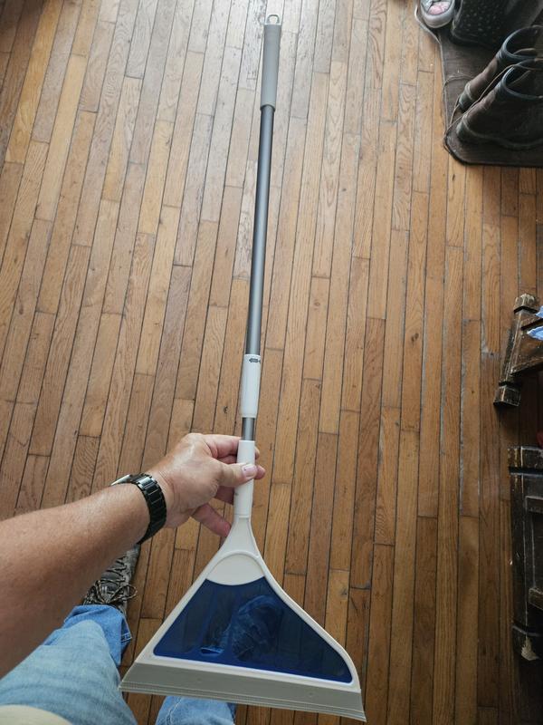 Helio AIR Broom 12-in Plastic Multi-surface Angle with dustpan Upright ...