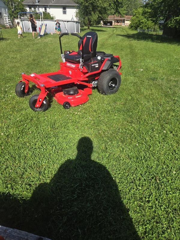 Shop CRAFTSMAN 42-in Gas Zero Turn Riding Lawn Mower Z5200 ...