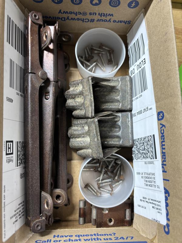 Hillman 5/8-in 16-Gauge Brass-plated Smooth Shank Linoleum Nails (1.5 ...