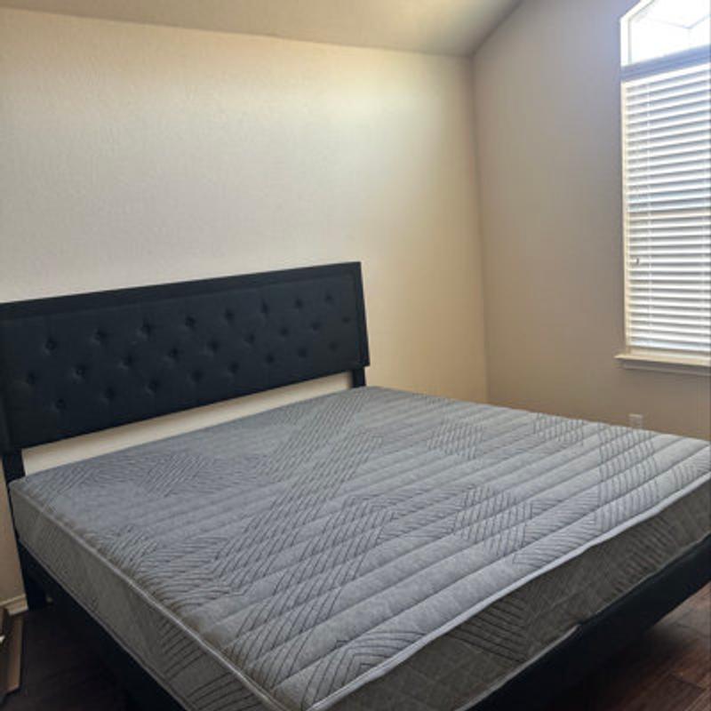 Ifluous 10-in Medium Full Hybrid Memory Foam/Coil Blend Mattress in a ...