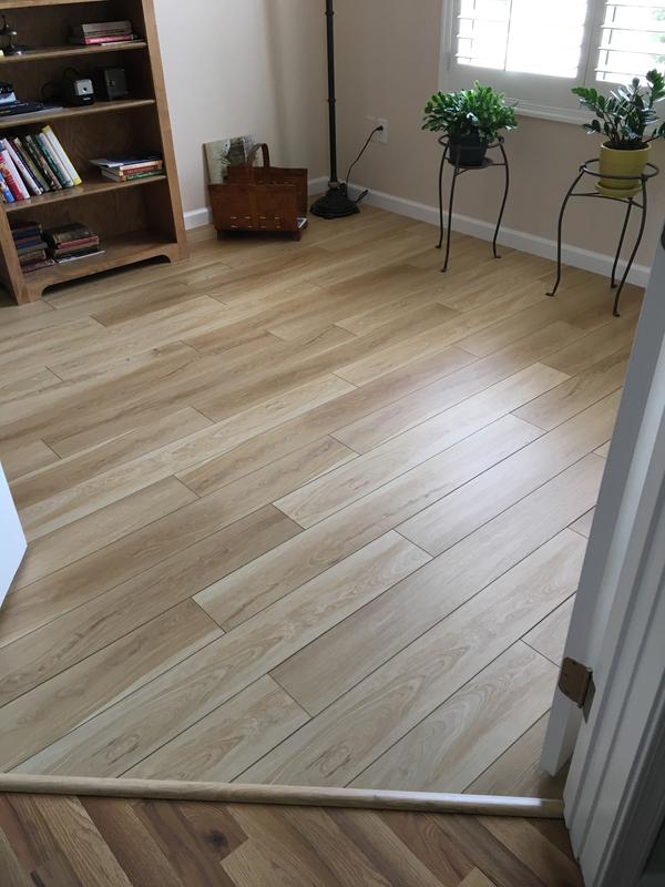 SMARTCORE (Sample) By COREtec Floors Chaparral Oak Brown Wood Look 12 ...