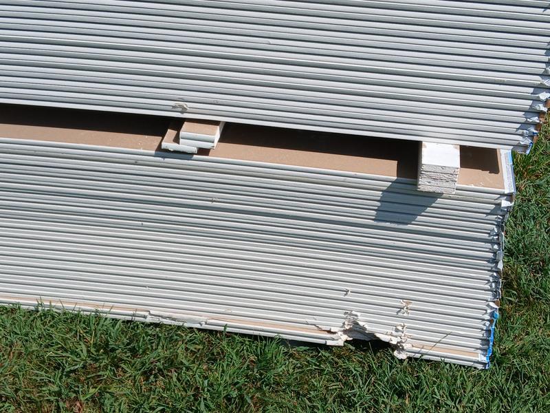 ToughRock 1/2-in x 4-ft x 12-ft Lite-Weight Regular Drywall Panel in ...