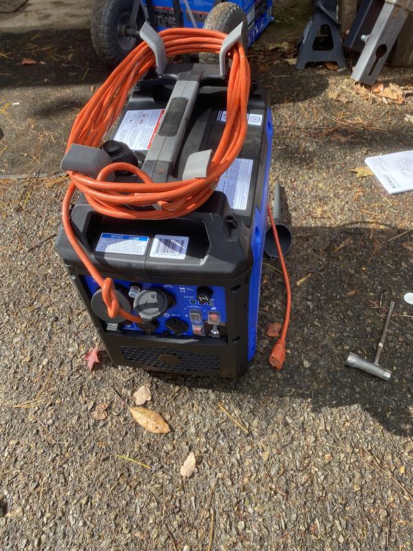 Kobalt Whisper 2500 -Watt Single Fuel (Gasoline) Inverter Generator in ...