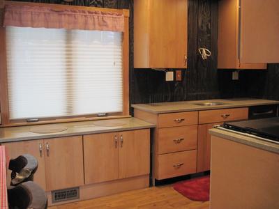 allen + roth Saffron Quartz Brown Kitchen Countertop Sample (4-in x 4 ...