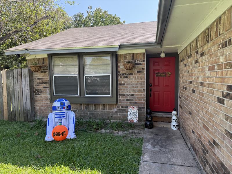STAR WARS 3-ft R2D2 with Pumpkin Inflatable in the Outdoor Halloween ...