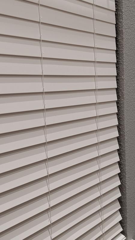 LEVOLOR Trim+Go 2-in Slat Width 55-in x 64-in Cordless White Faux Wood Room Darkening Horizontal ...