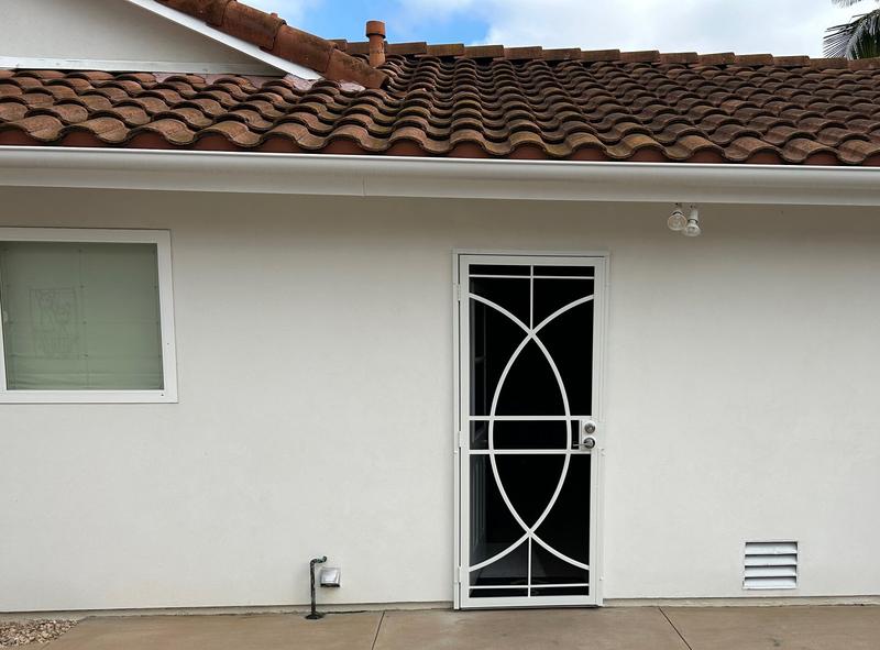 RELIABILT Rio 32-in x 81-in Almond Steel Universal/Reversible Surface ...