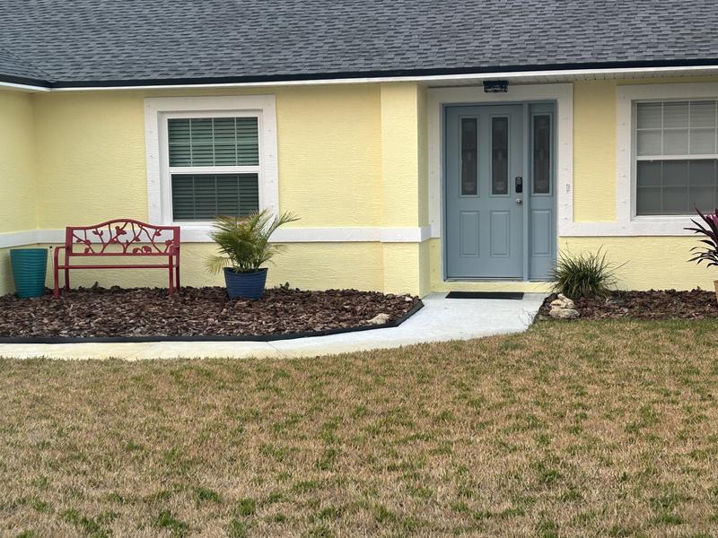 Valspar SeasonFlex Flat Ultra White/Base1 Tintable Latex Exterior Paint ...