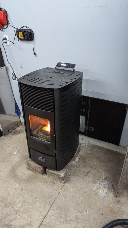 Master Forge 2500-sq ft Pellet Stove with 80-lb Hopper (EPA Approved ...