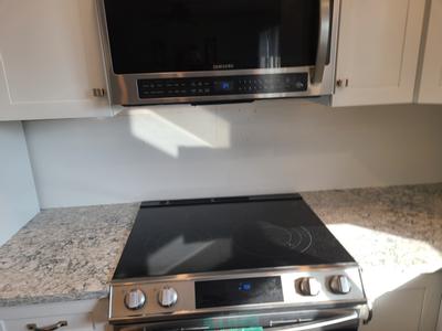 allen + roth River Stone Quartz Off-white Kitchen Countertop SAMPLE (4 ...