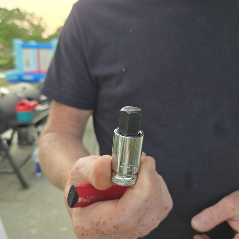 Klein Tools Knurled Hex Bit Socket Set, SAE and Metric, 32-Piece in the ...