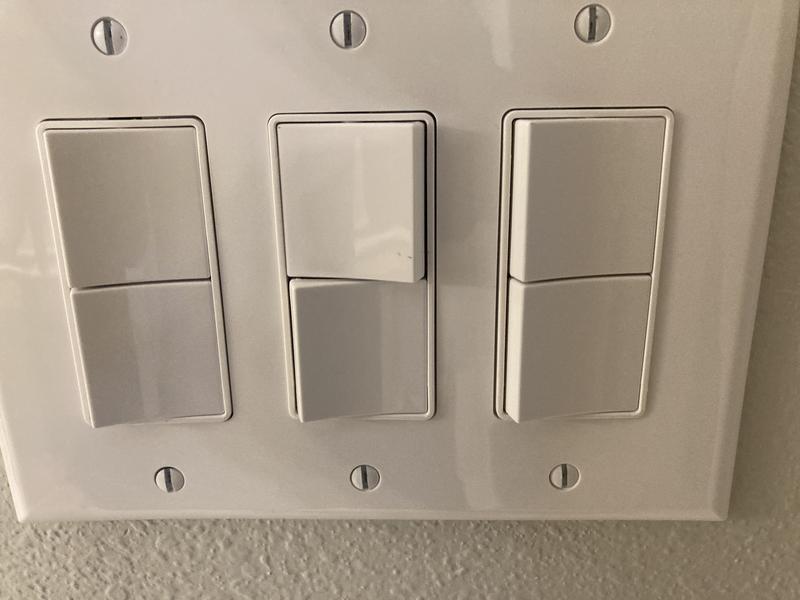 Eaton 15-amp Single-pole Combination Light Switch, White 7728W-BX-LW at ...