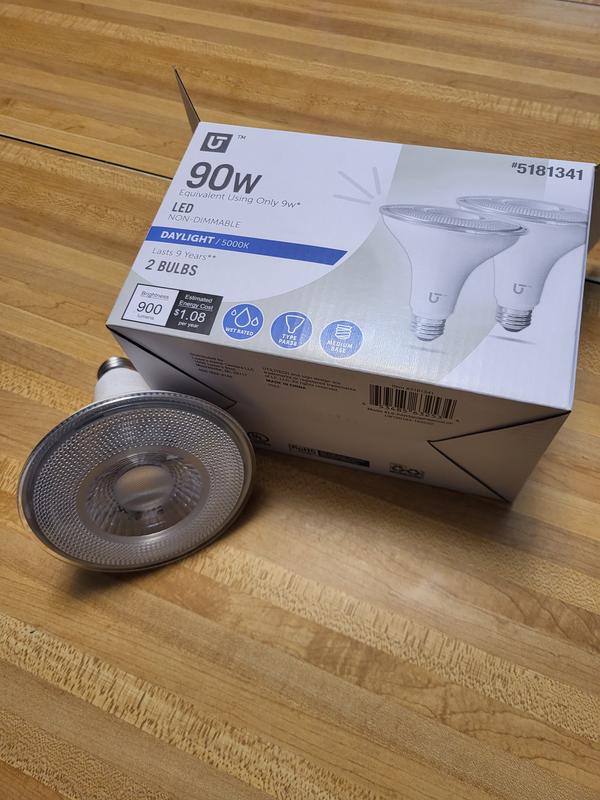 Utilitech 90-Watt EQ PAR38 Daylight E26 LED Spot and Flood Light Bulb ...