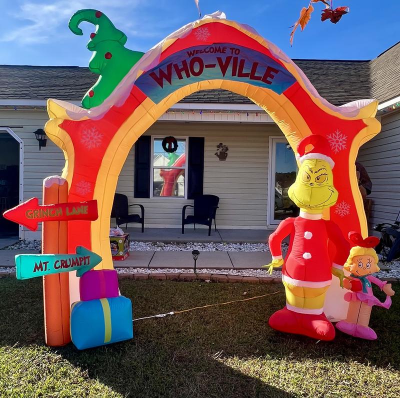 Grinch 9.5-ft LED Grinch Who-ville Arch Scene Christmas Inflatable ...