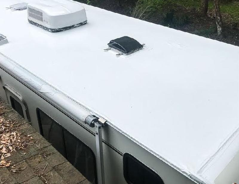 AMES Maximum-Stretch 1-gallon White Elastomeric Reflective Roof Coating ...