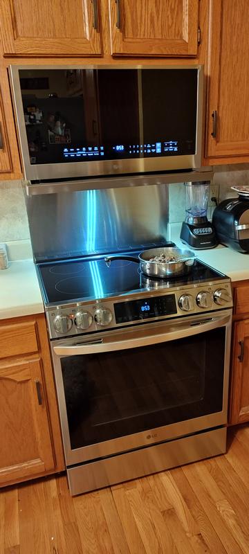 LG ExtendaVent 2.1-cu ft 1050-Watt 29.88-in Over-the-Range Microwave ...