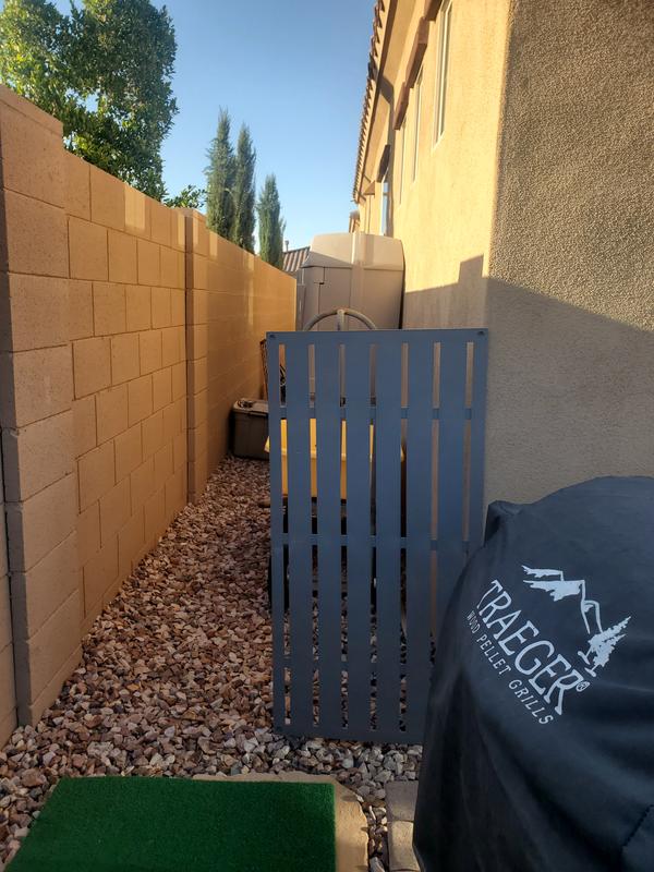 Freedom 4-ft x 2-ft Boardwalk White Polypropylene Decorative Screen ...