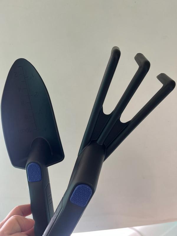 Lowe's Essentials 2pc Plastic Garden Tool Set Hand Tool Kit in the ...