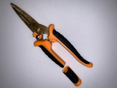 Precision Cutting Scissors CYFUN 2-Pack Spring-Action Scissors ...