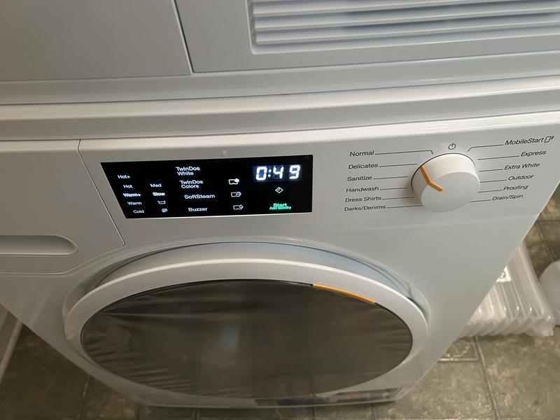 Miele W1 Series TwinDos 2.26-cu ft High Efficiency Stackable Steam ...